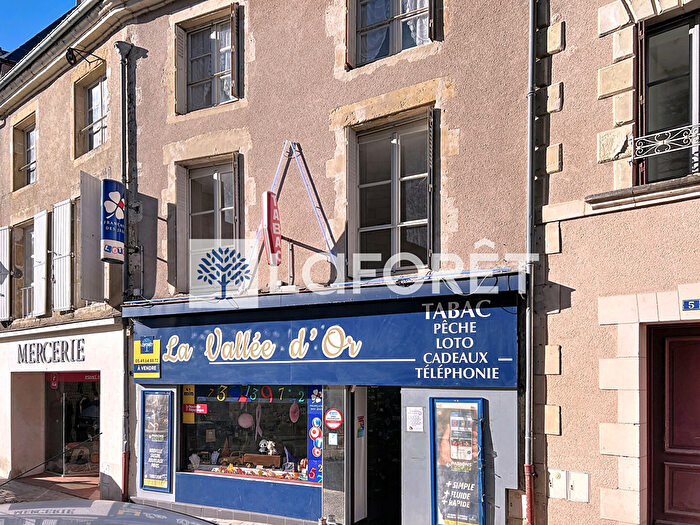 Maison à vendre - Airvault - 6 pièces - 3 chambres