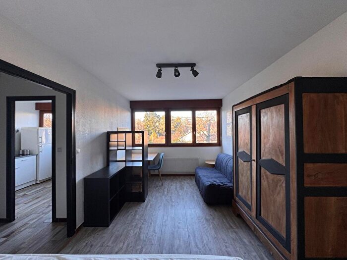 Appartement à louer - Annemasse, Brouaz - 1 pièce - 1 chambre