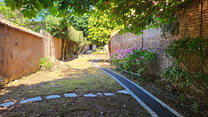 Maintenon - Maison 9 pièces à vendre