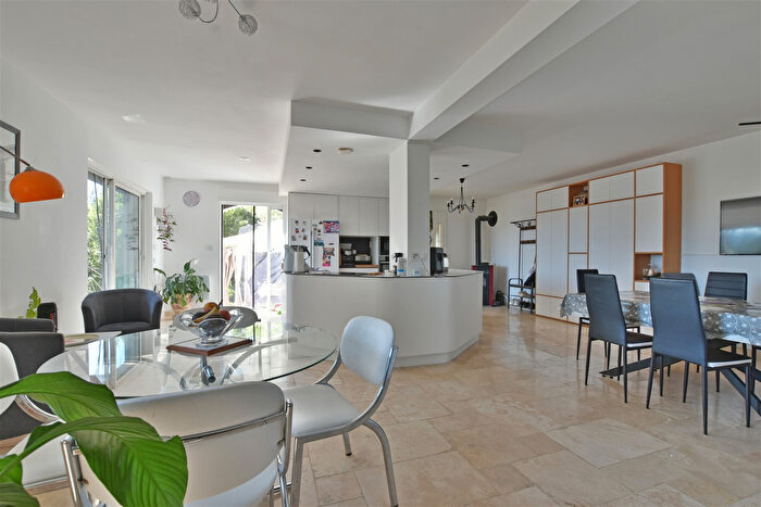 Maison à vendre - Caveirac - 7 pièces - 5 chambres