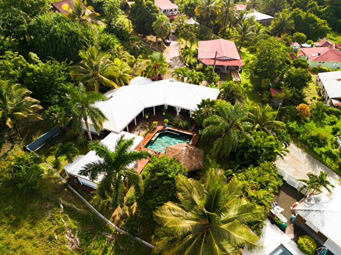 Maison à vendre - Les Trois-Îlets