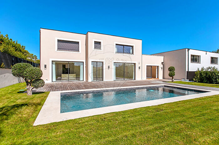 Maison à vendre - Valbonne, Val de Cuberte, Les Parés, Les Peyrouos - 8 pièces - 4 chambres