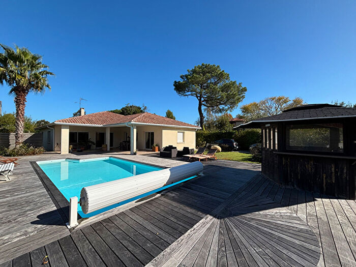 Maison à vendre - La Teste-de-Buch, Les Chênes Verts, Bordes, Clair-Bois, Pinède de Conteau - 5 pièces - 4 chambres