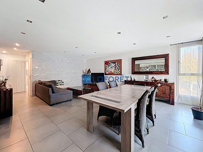 Appartement à vendre - Saint-Pierre-du-Perray - 5 pièces - 3 chambres