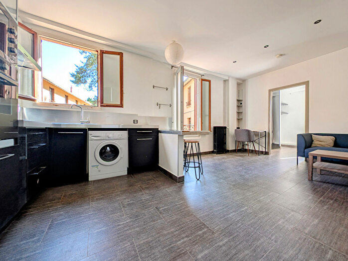 Le Mesnil-le-Roi : Appartement 2 pièces à vendre