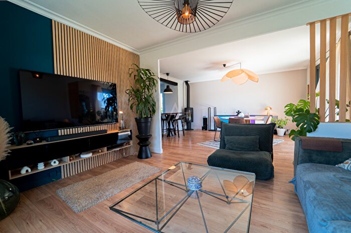 Maison à vendre - Saint-Pierre-du-Mont - 6 pièces - 3 chambres