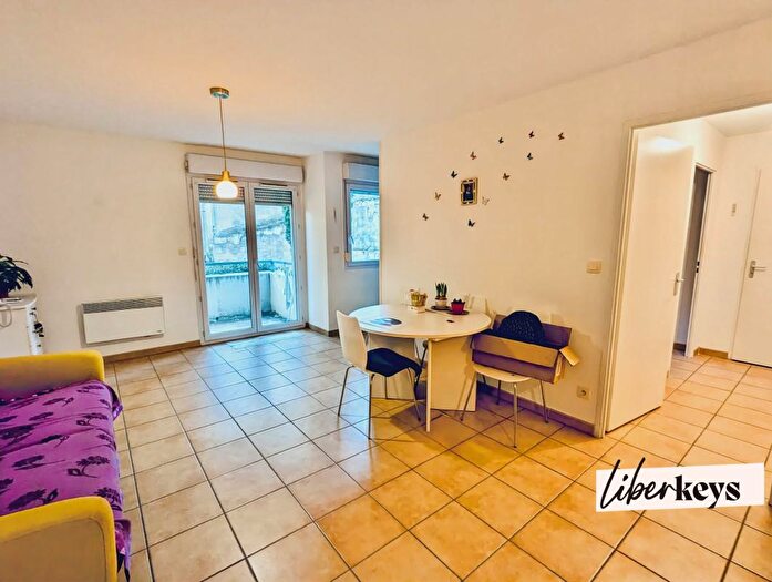 Appartement à vendre - Nîmes, Bir-Hakeim - 2 pièces - 1 chambre