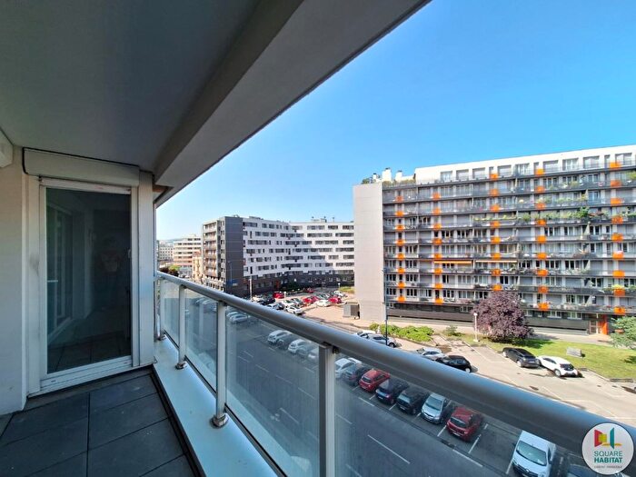Appartement à louer - Clermont-Ferrand, Jaude, Fontgiève Saint-Alyre - 3 pièces - 2 chambres