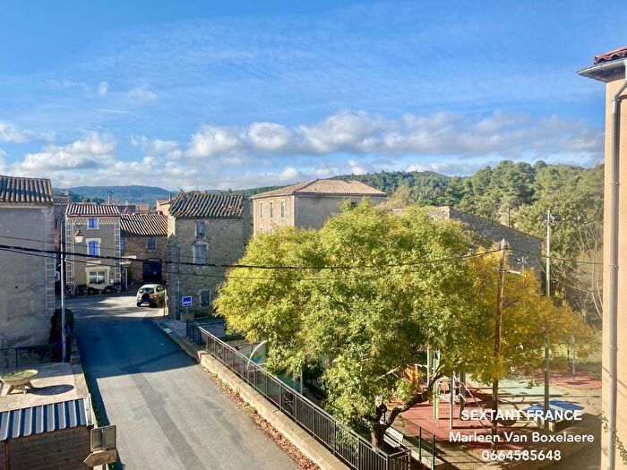 Maison à vendre - Saint-Jean-de-Barrou - 7 pièces - 5 chambres