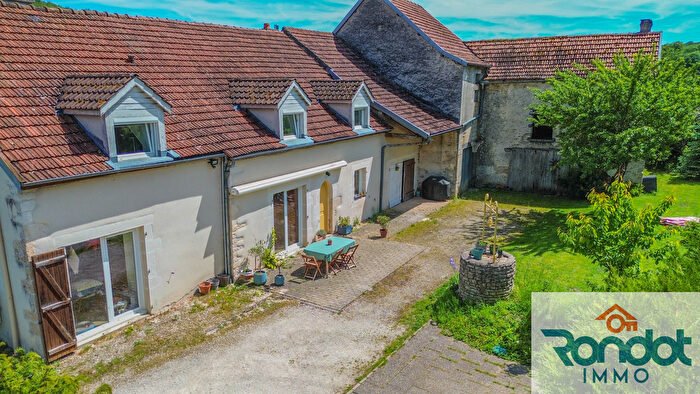Maison 7 pièces à vendre à Vernois-lès-Vesvres