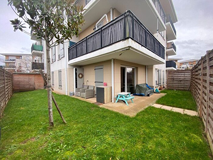 Appartement à louer - Ermitage-Nacelle Papeterie, Corbeil Essonnes - 4 pièces - 3 chambres