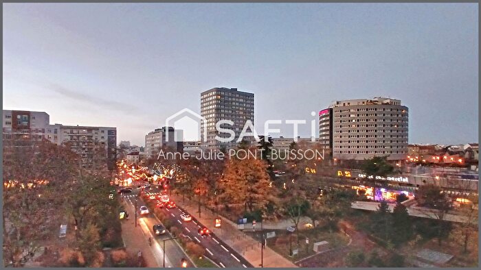 Appartement à vendre - Courbevoie, Gambetta, La Défense - 5 pièces - 3 chambres