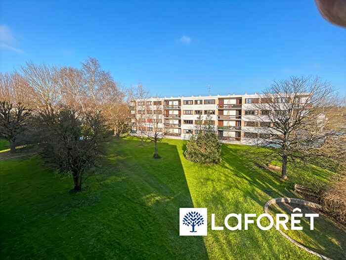 Appartement à vendre - Sainte-Geneviève-des-Bois, Liers, Croix Blanche - 5 pièces - 4 chambres