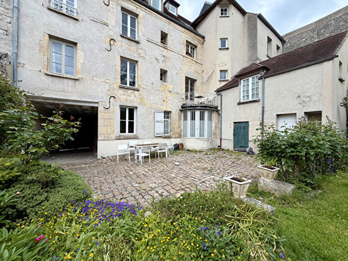 Senlis, Centre-ville - Appartement 2 pièces à louer