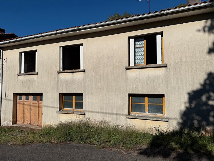 Lésignac-Durand : Maison 3 pièces à vendre
