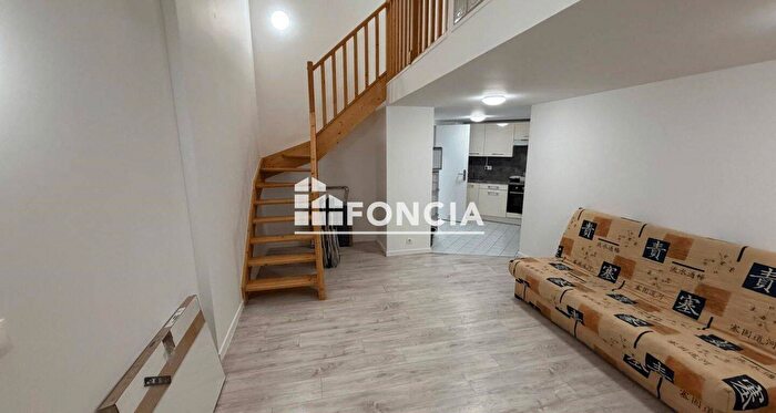 Centre Ville, Corbeil-Essonnes : Appartement 2 pièces à louer