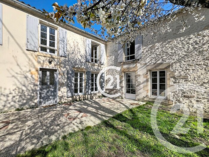 Cognac, Saint-Jacques : Maison 10 pièces à louer