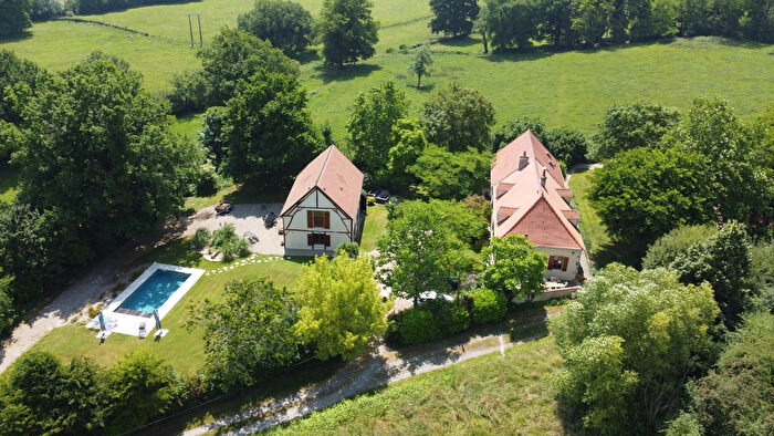 Maison à vendre - Le Châtelet - 15 pièces - 7 chambres