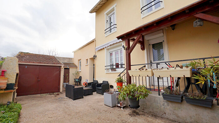 Maison à vendre - Follainville-Dennemont - 4 pièces - 3 chambres