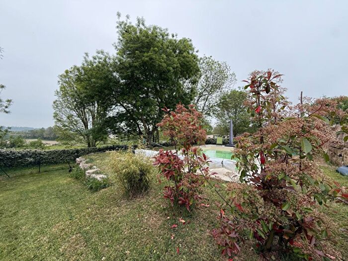 Maison 5 pièces à Sainte-Croix, à vendre