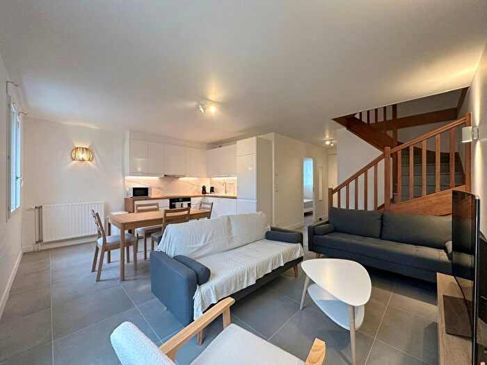 Maison à louer - Aqueduc Nord, Plaisir - 1 pièce - 7 chambres