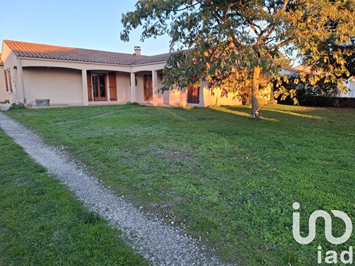 Maison à vendre - Saint-Just-Luzac - 4 pièces - 3 chambres