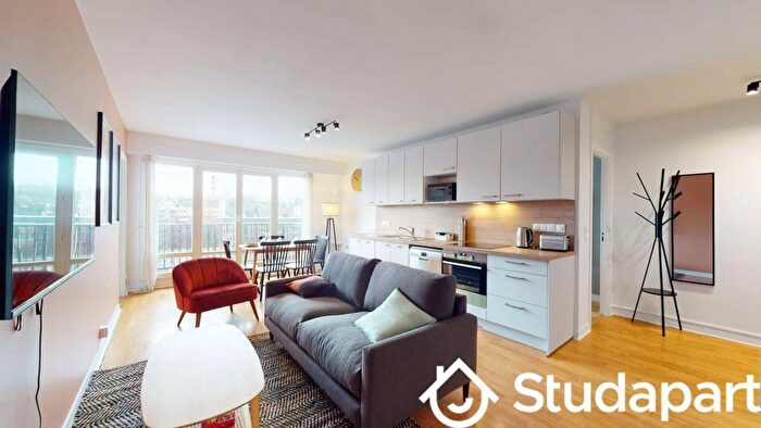 Appartement à louer - Mermoz, Villemomble - 1 pièce - 3 chambres