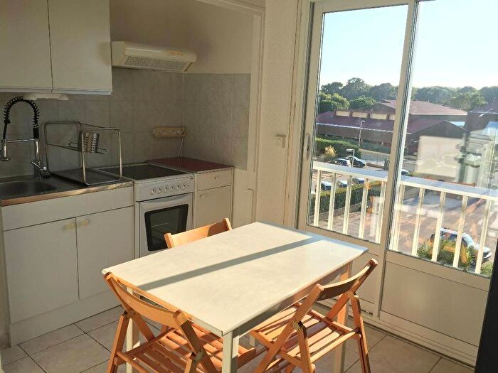 Appartement à louer - Cap Nègre-Cap Sicié, Six-Fours-les-Plages - 1 pièce