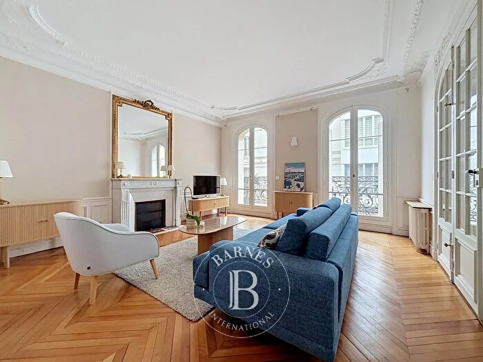 Appartement 5 pièces à louer à Paris 16ème, Chaillot