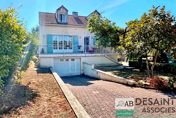 Maison 6 pièces à Couilly-Pont-aux-Dames, à vendre