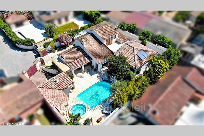 Maison à vendre - Sanary-sur-Mer, La Cride, Beau Cours - 8 pièces - 5 chambres