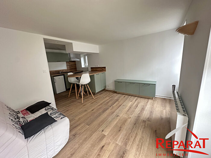 Appartement à louer - Brive-la-Gaillarde, Centre-ville, Pont Cardinal, Champanatier - 1 pièce