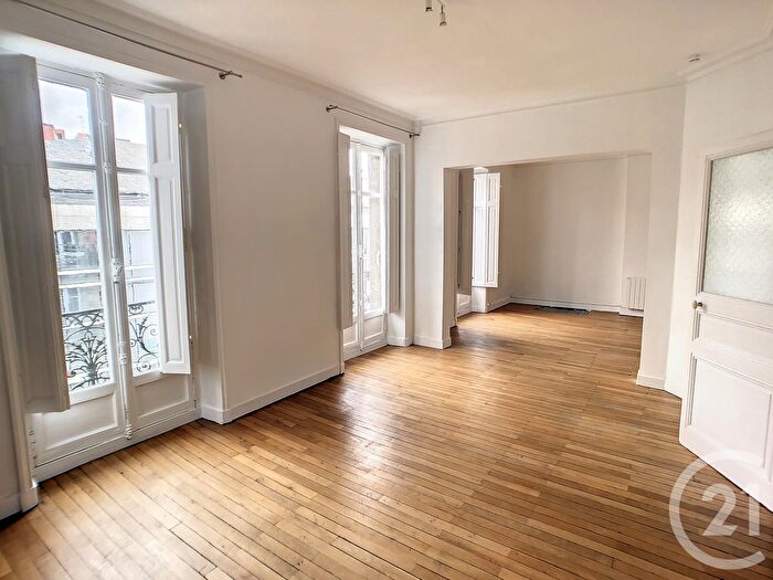 Appartement à louer - Nantes, Hauts-Pavés, Saint-Pasquier, Saint-Félix, Université - 5 pièces - 3 chambres
