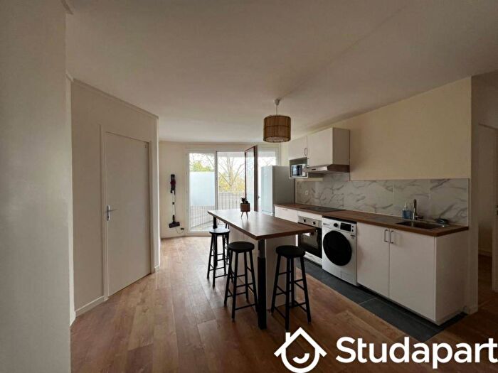 Appartement à louer - Améthyste, Longjumeau - 1 pièce - 4 chambres