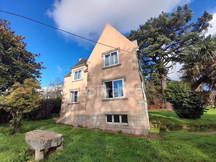 Maison à vendre - Plogonnec - 5 pièces - 3 chambres