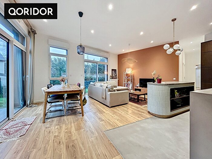 Appartement à vendre - Quartiers Ouest, Moulin du Comte - 4 pièces - 3 chambres