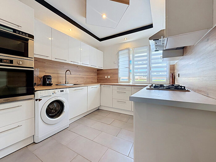 Fréjus, Villeneuve : Appartement 4 pièces à vendre