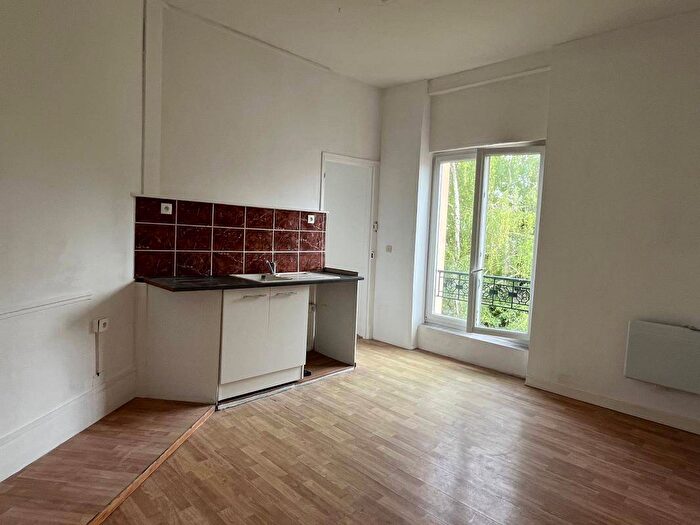 Chemin Vert-Europe, Reims : Appartement 4 pièces à louer