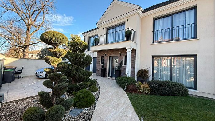 Maison à vendre - Le Plessis-Trévise, Marbeau, Coeuilly - 5 pièces - 4 chambres