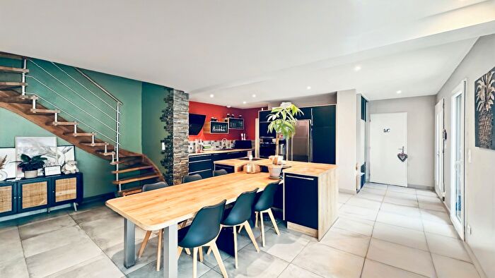Maison 6 pièces à Fauverney, à vendre