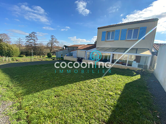Maisons à vendre et appartements à louer - 1