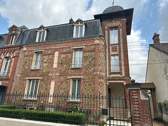 Maison à vendre - Nangis - 7 pièces - 4 chambres