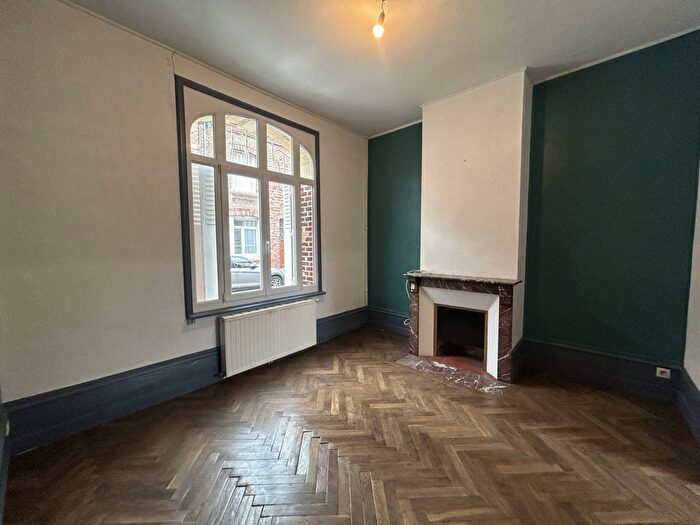 Maison à louer - Sainte Anne-Faubourg, Amiens - 5 pièces - 4 chambres