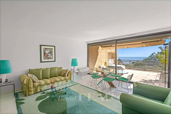 Cannes, Californie Pezou : Appartement 3 pièces à vendre