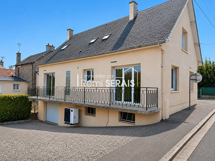 Flers, Centre-ville : Maison 6 pièces à louer