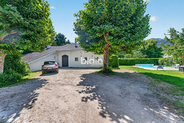 Domène - Maison 8 pièces à vendre