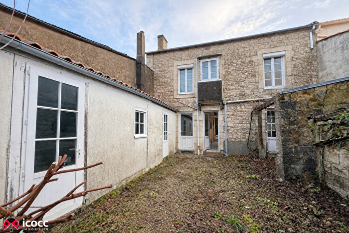 Maison à vendre - Luçon - 6 pièces - 4 chambres
