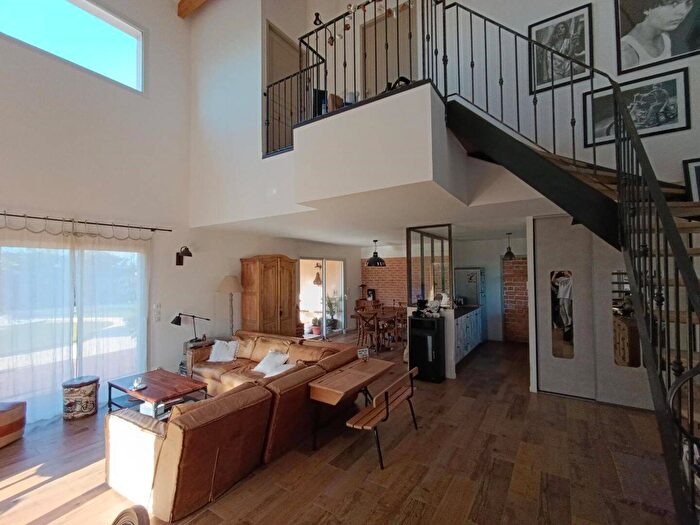 Maison à louer - Montaigut-sur-Save - 6 pièces - 3 chambres