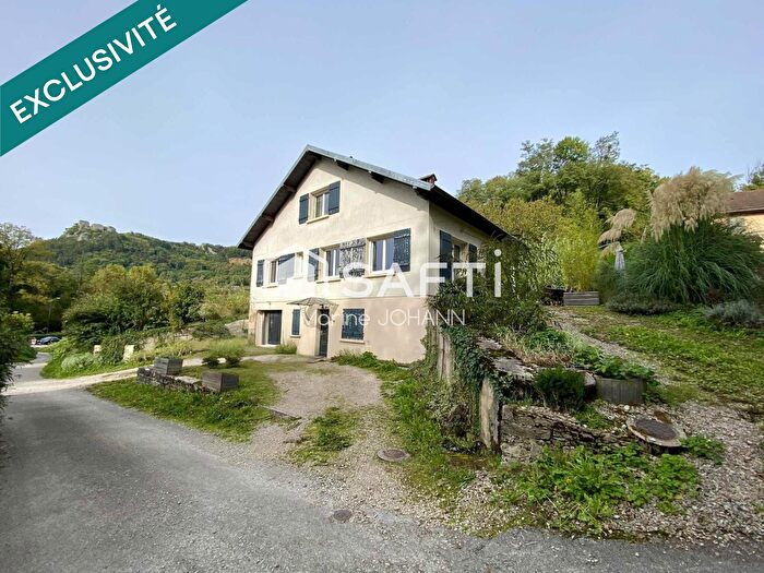 Maison à vendre - Salins-les-Bains - 8 pièces - 4 chambres