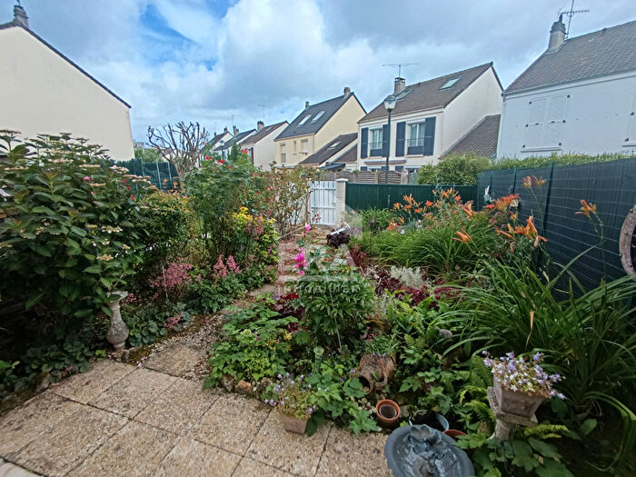 Élancourt, Nouvelle Amsterdam, ZA Petite Villedieu : Maison 5 pièces à vendre